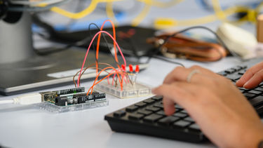 Electronics and Control Lab | Faculty of Engineering | The University ...