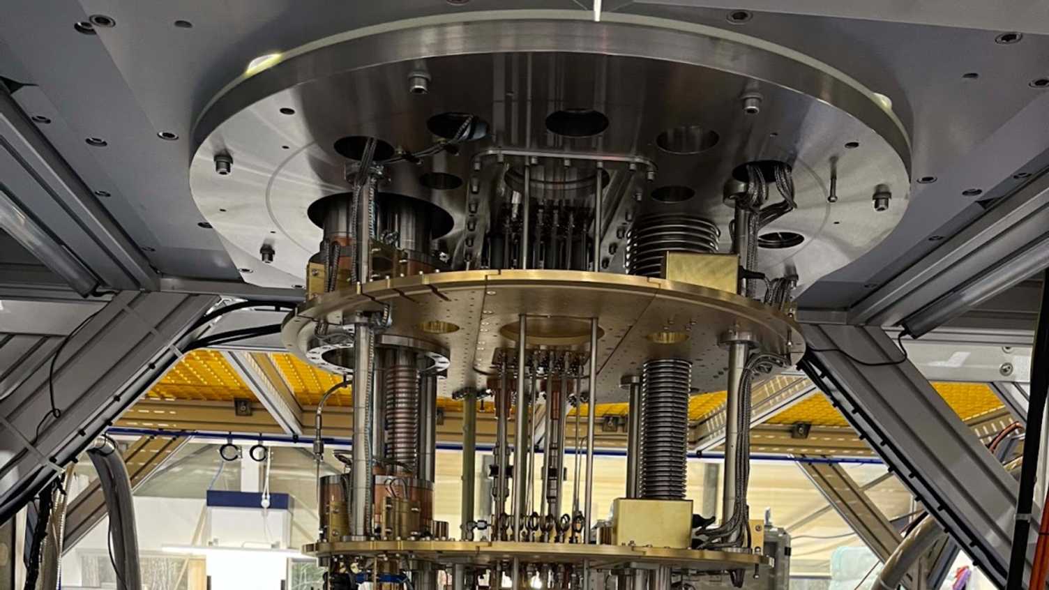 Dilution refrigerator which will support research into quantum ...